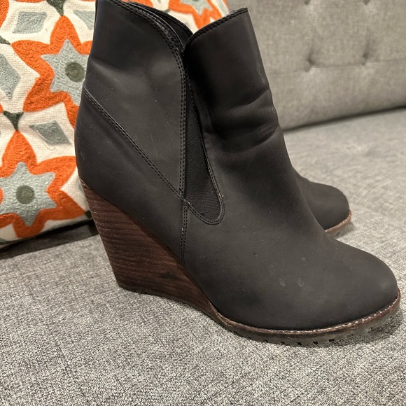 Very Volatile | Shoes | Very Volatile Ankle Wedge Boots Black Suede ...